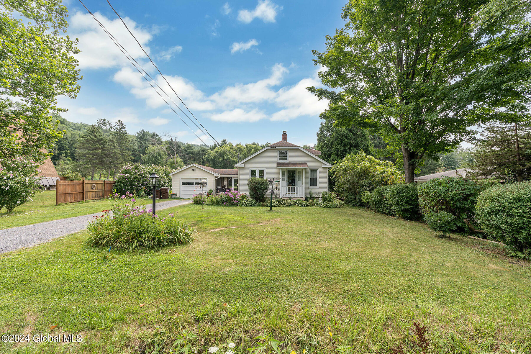 2552 New Scotland Road in Voorheesville, NY Listed For $220,000.00 by ...