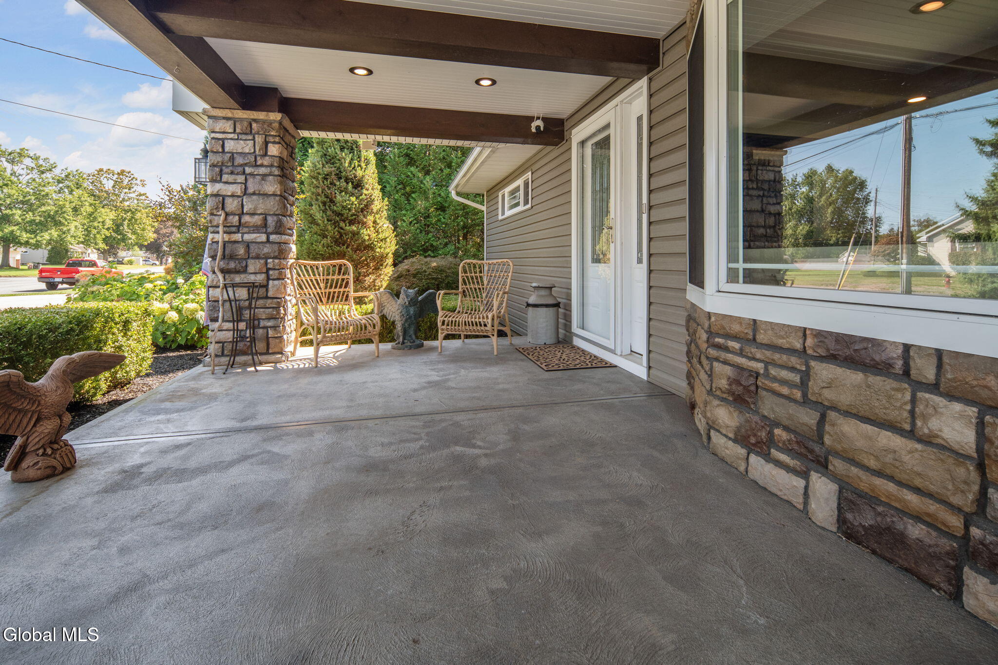 6 Brentwood Lane in Schenectady, NY Listed For $399,900.00 by Donelle ...