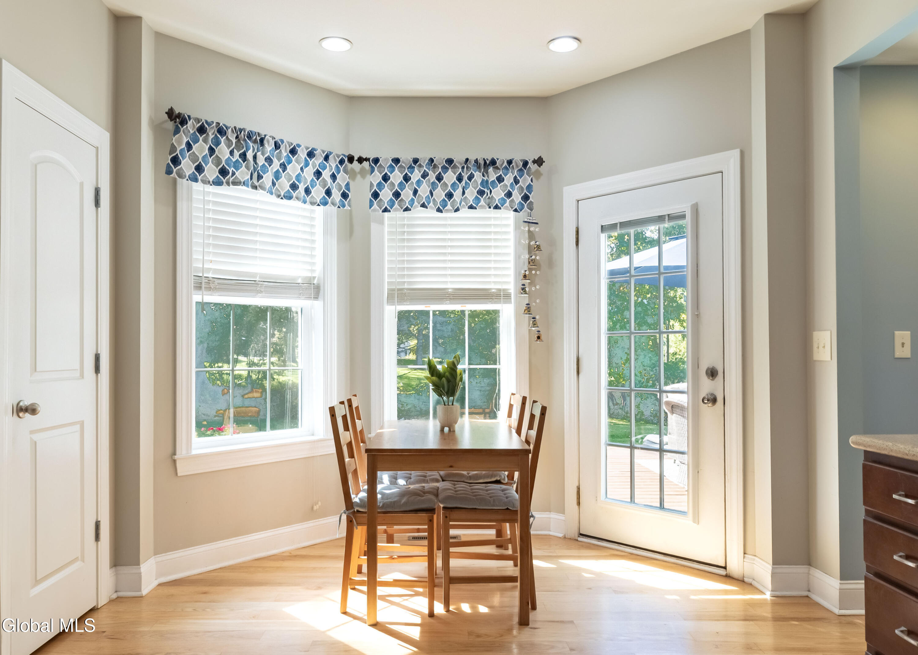 216 Glenmont Road in Glenmont, NY Listed For $550,000.00 by Alvis ...